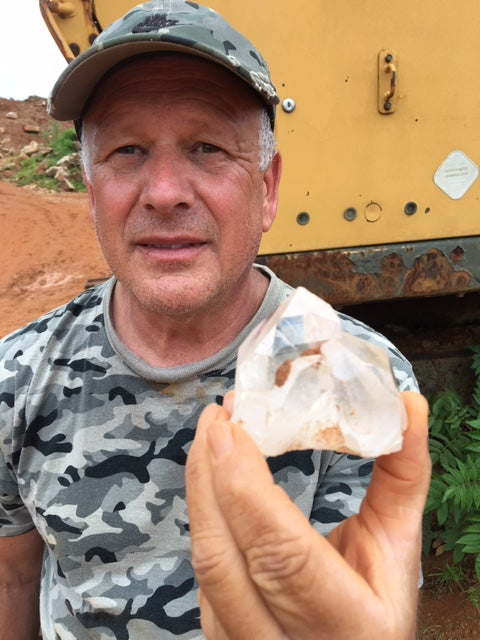 An Adventure in Quartz Crystal Digging – Rockology.net
