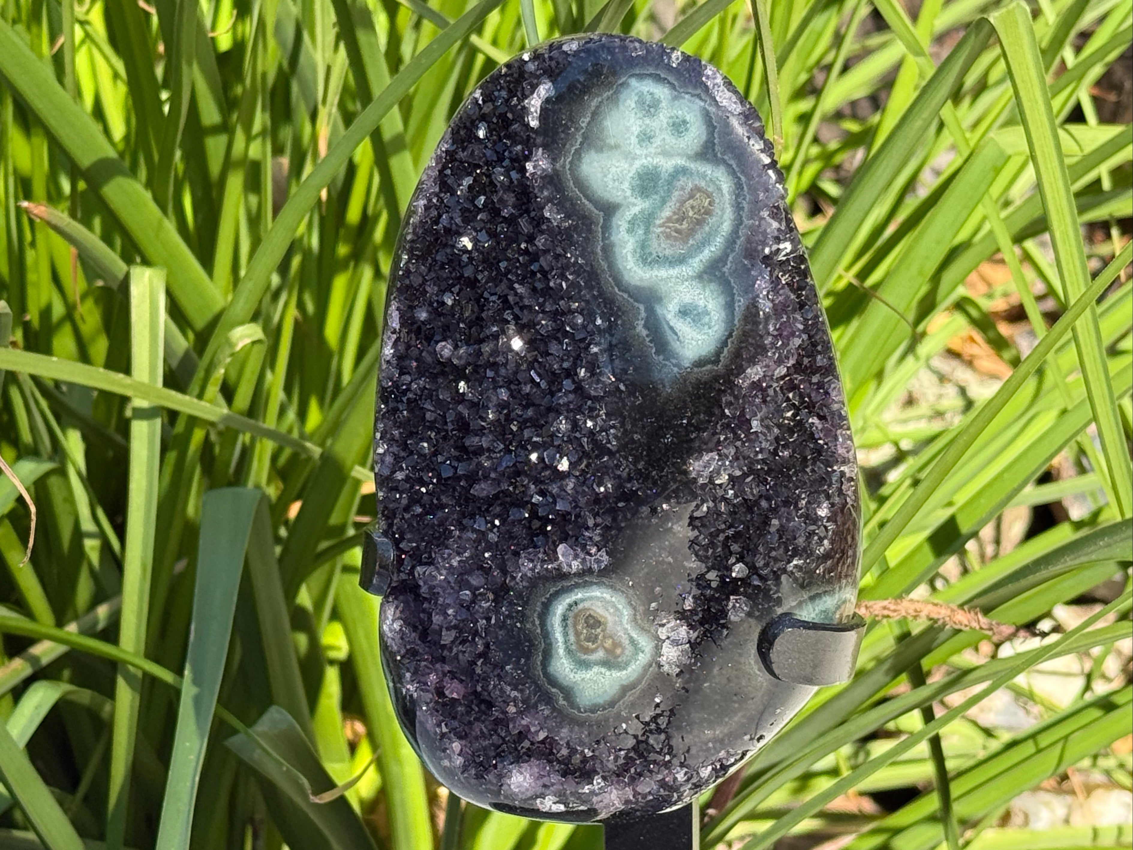 Green Eyed Amethyst Freeform – Rockology.net